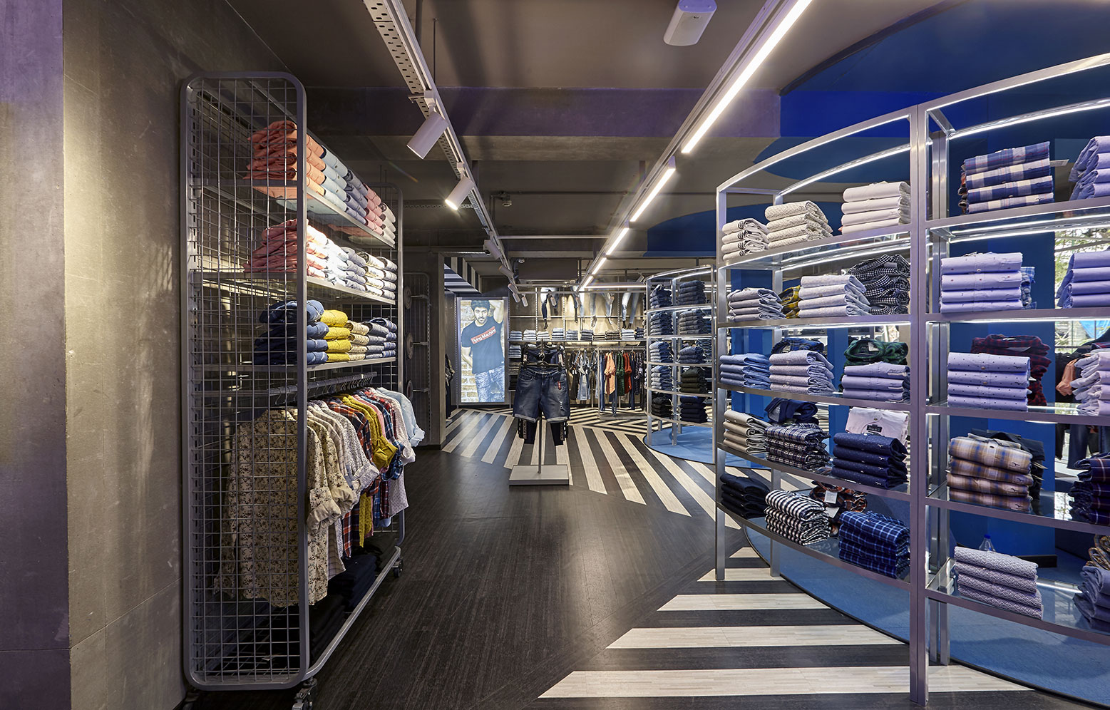 Flying Machine - Slott Wall Fixtures India Pvt. Ltd.